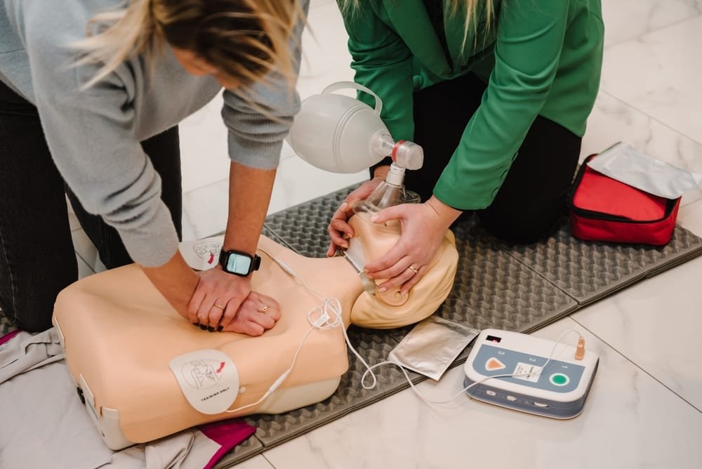 From Credentials to Convenience: Your Guide to Picking a CPR and First Aid Training Provider ...